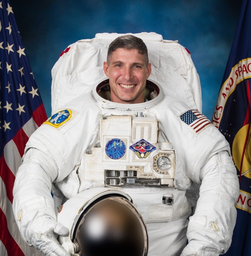 IDe+ - Para não ficar sem a Eucaristia, este astronauta levou hóstias ...